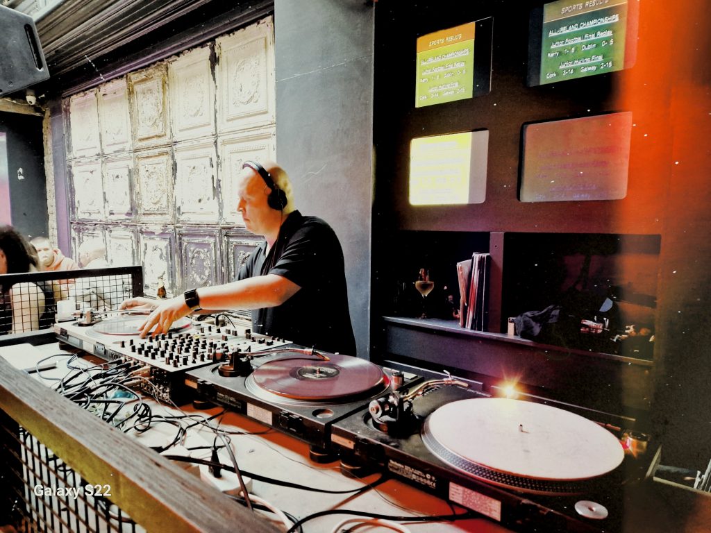 CHICAGO LEGEND RON HARDYS TAPE MIXES. - Iconic Underground Magazine